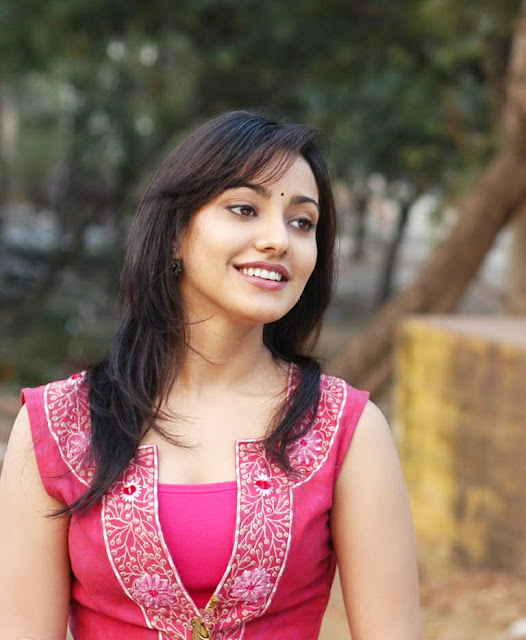 Bollywood Actress Neha Sharma Photo Gallery: Bollywood Actress Neha ...