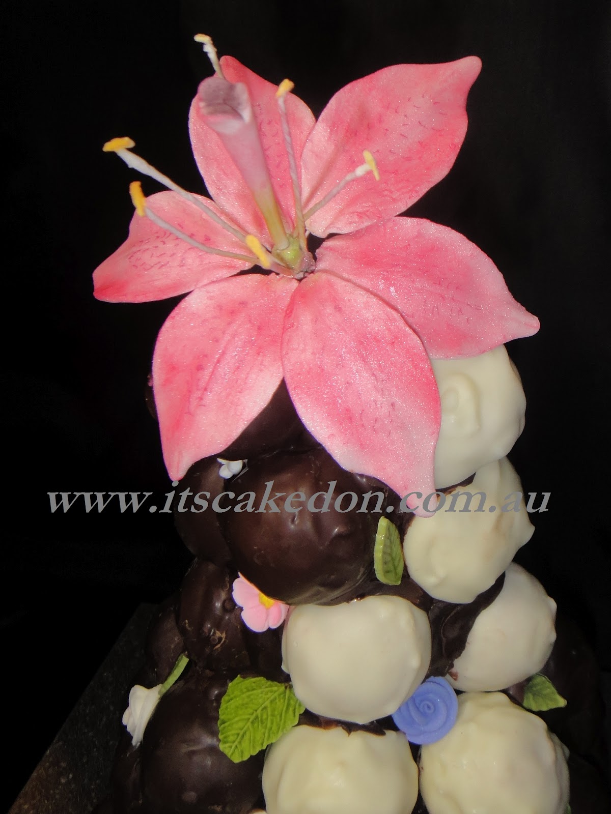 It's Caked On: Lyn's Surprise 50th Cake Pop Tower