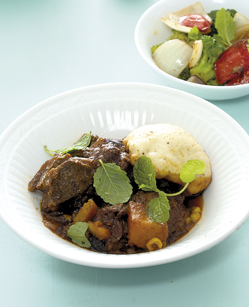 In en om die huis: Beesvleis-bredie met kluitjies (eenskottel-dis)