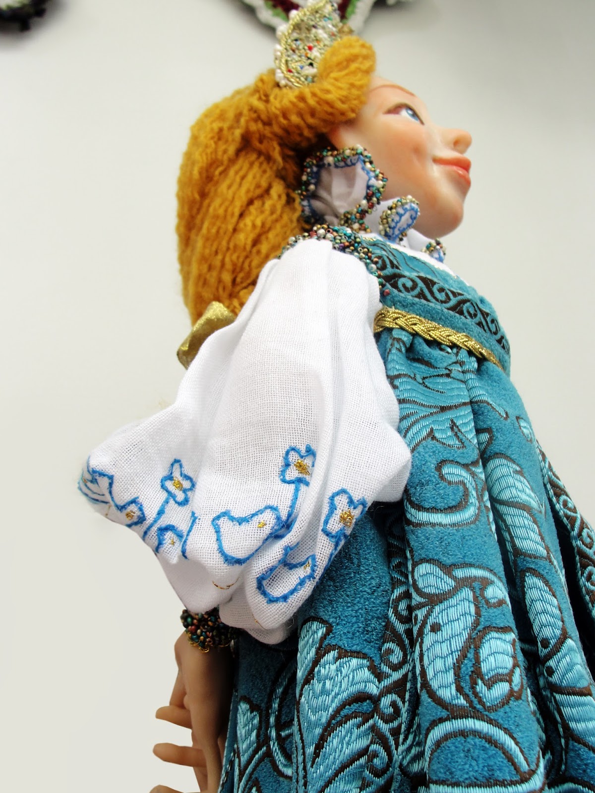 Raftul cu păpuși: Varvara