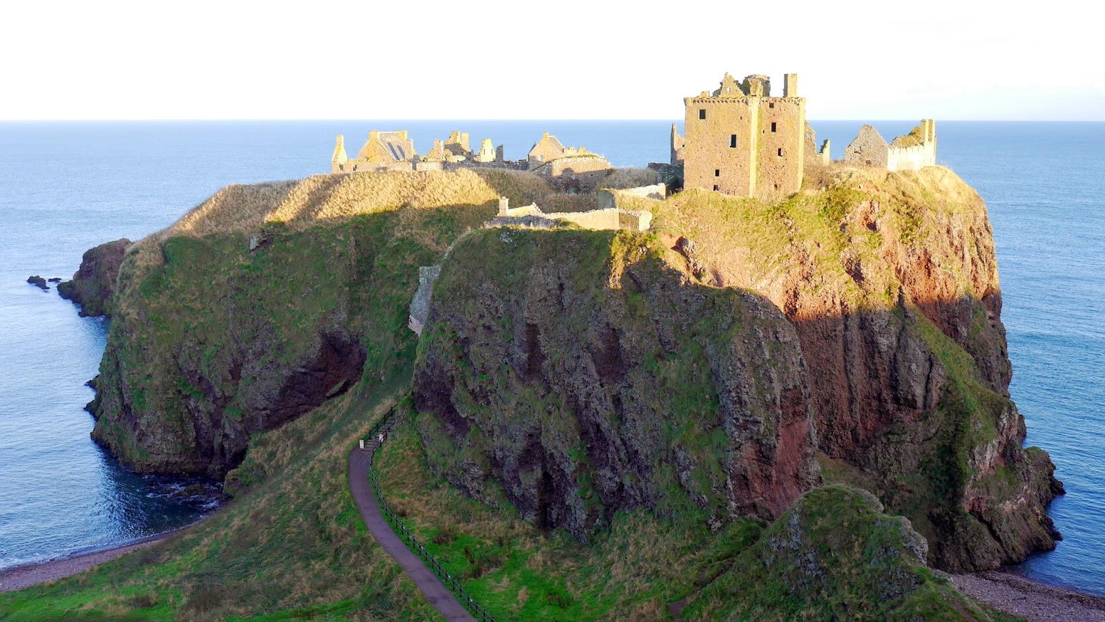 Walking and Crawling: A short stay in Stonehaven: 6/7th November 2013