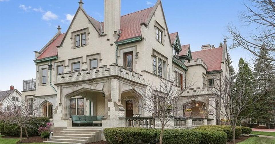 Sweet House Dreams: 1905 Limestone Tudor in Oak Park, Illinois