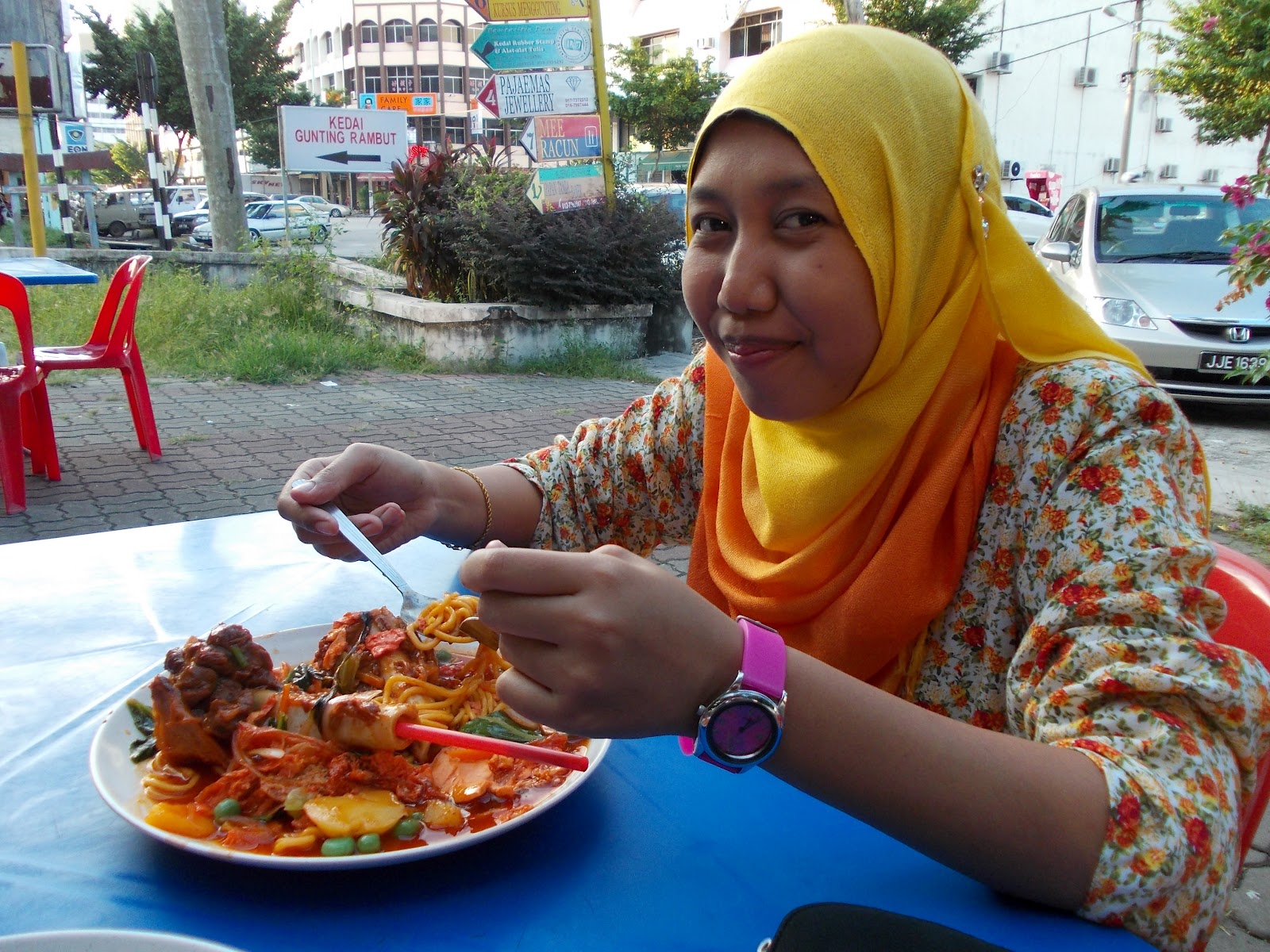 Bila Realiti Dan Fantasi Bersatu: Mi Racun Ori