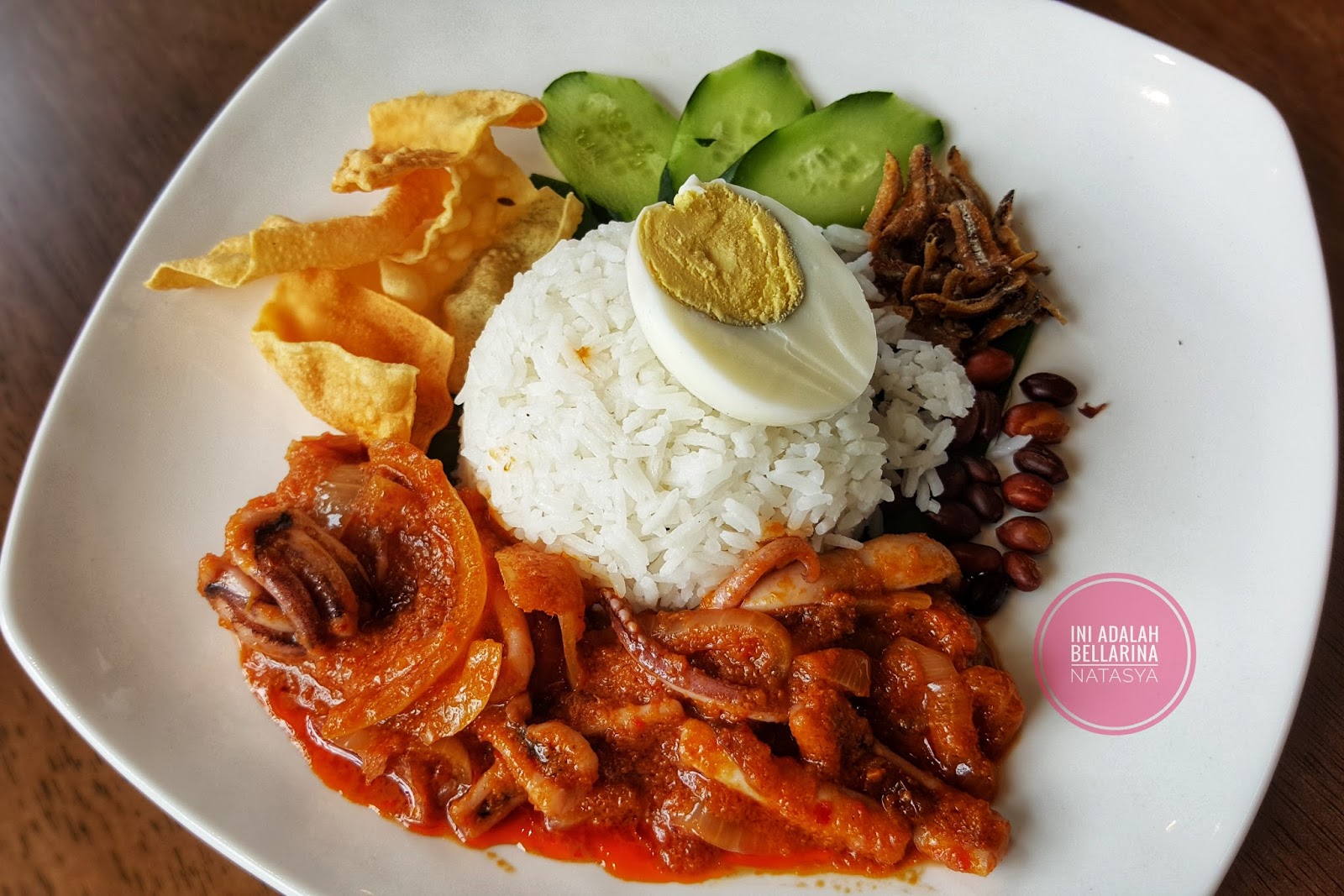 Menu Masakan Istimewa Asia & Barat Di AnT Cafe & Bar