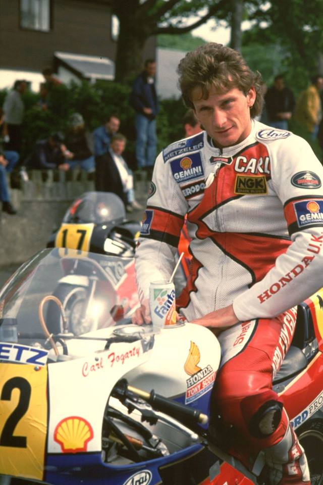 Racing Cafè: Photo #447 - Carl Fogarty IOMTT 1989