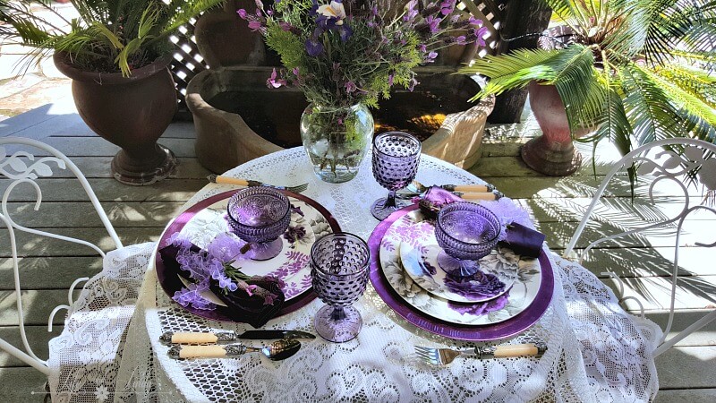 Lunch Outdoors With Purple | Life and Linda