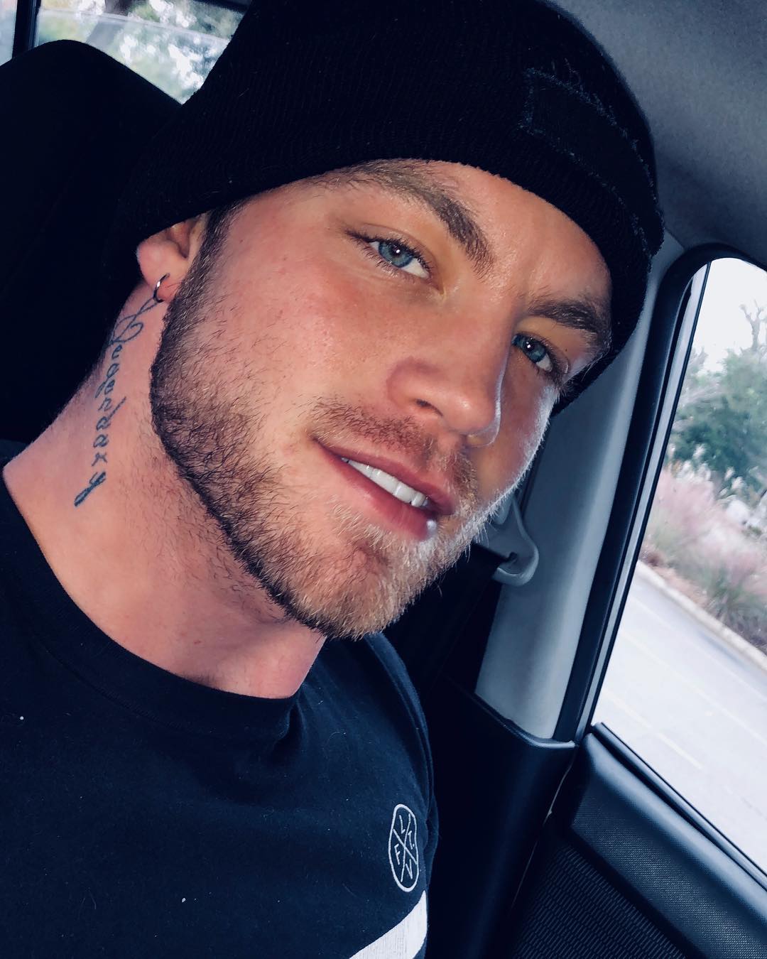 DUSTIN MCNEER : 38 IMÁGENES QUE NOS REGALÓ EN NOVIEMBRE