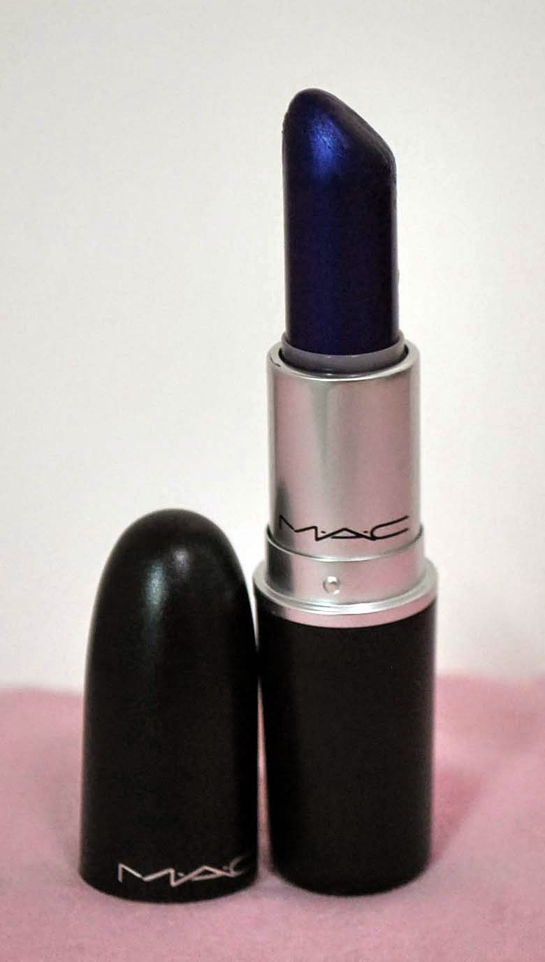 Peachy Pink Sisters: MAC Lipstick in Blueberry Fizz