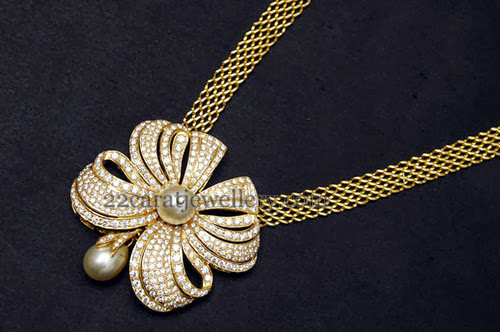 Floral Diamond Locket by Vasundhara - Jewellery Designs