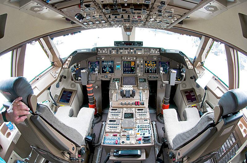 LATEST BOEING 747-8 JUMBO JET TO 1:144 SCALE FROM REVELL ~ Megamag 2