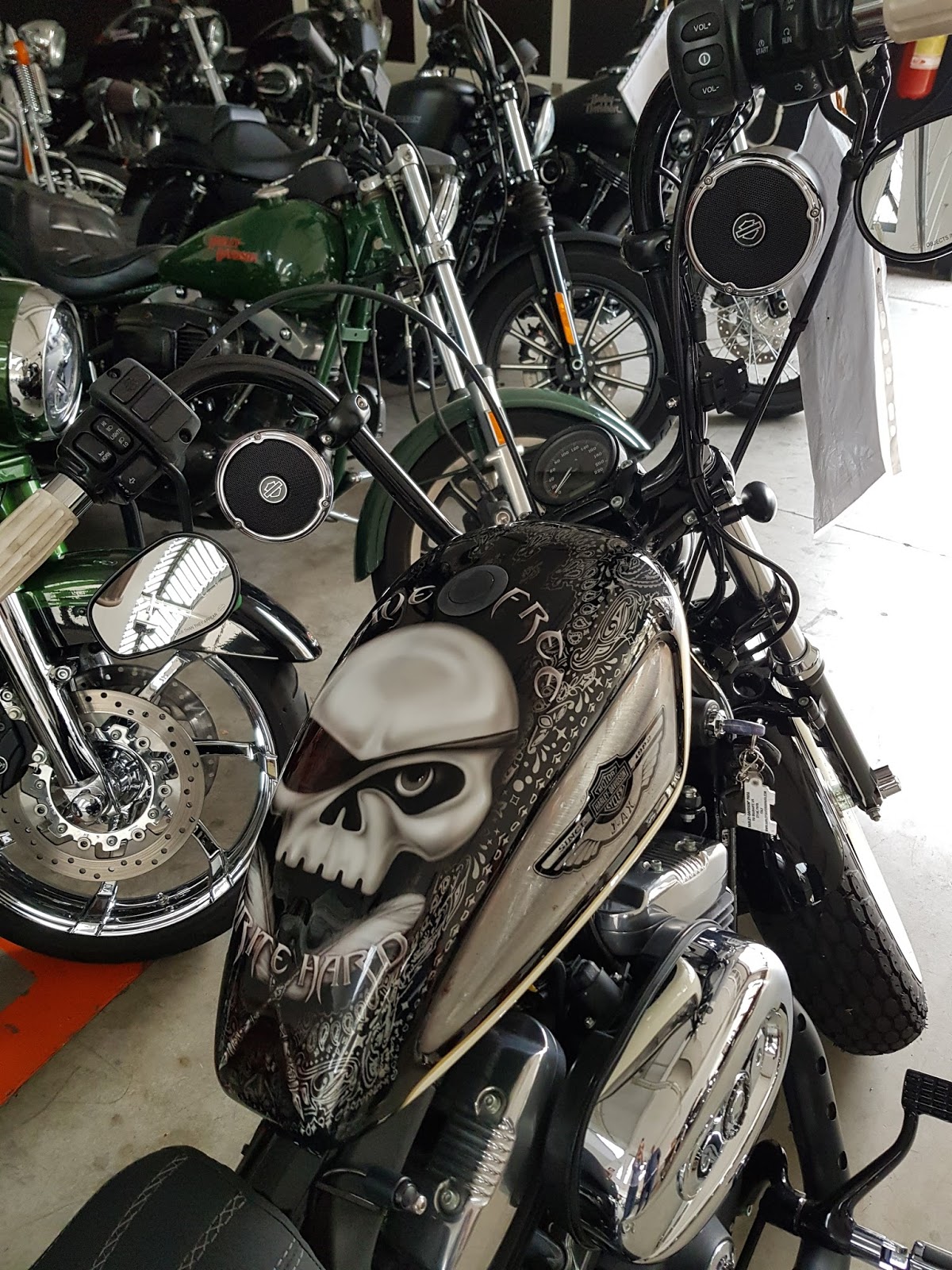 DUECILINDRI: J-AX SPORTSTER HARLEY-DAVIDSON