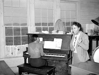 History in Photos: Russell Lee - Musicians, ctd