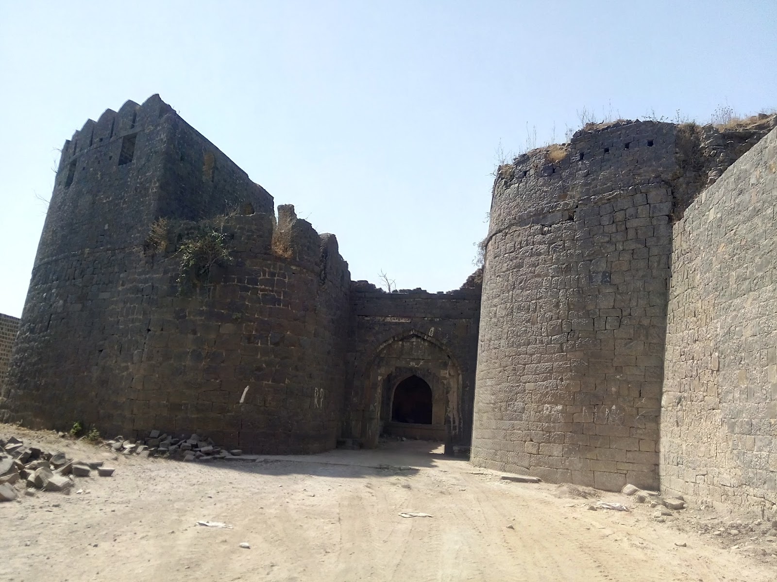 Dharur Fort aka Fatiyabad fort in Beed district of Maharashtra. | The ...