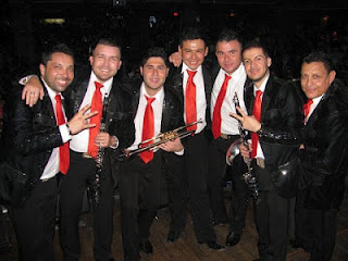 La Musica y la Historia: Generos Musicales: Grupero, Banda ,etc.