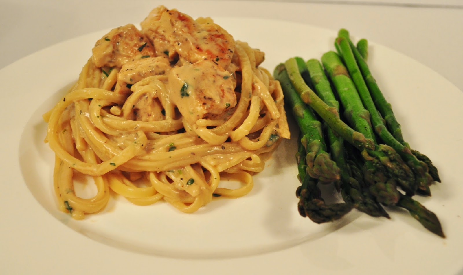 My Tiny Oven: Creamy Balsamic Chicken Linguine