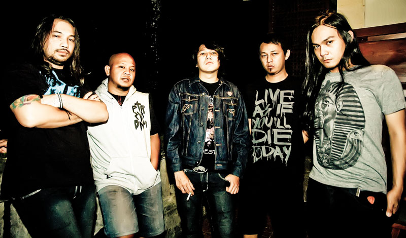 Musik dan Kreativitas: SEJARAH DAN LIRIK DEADSQUAD