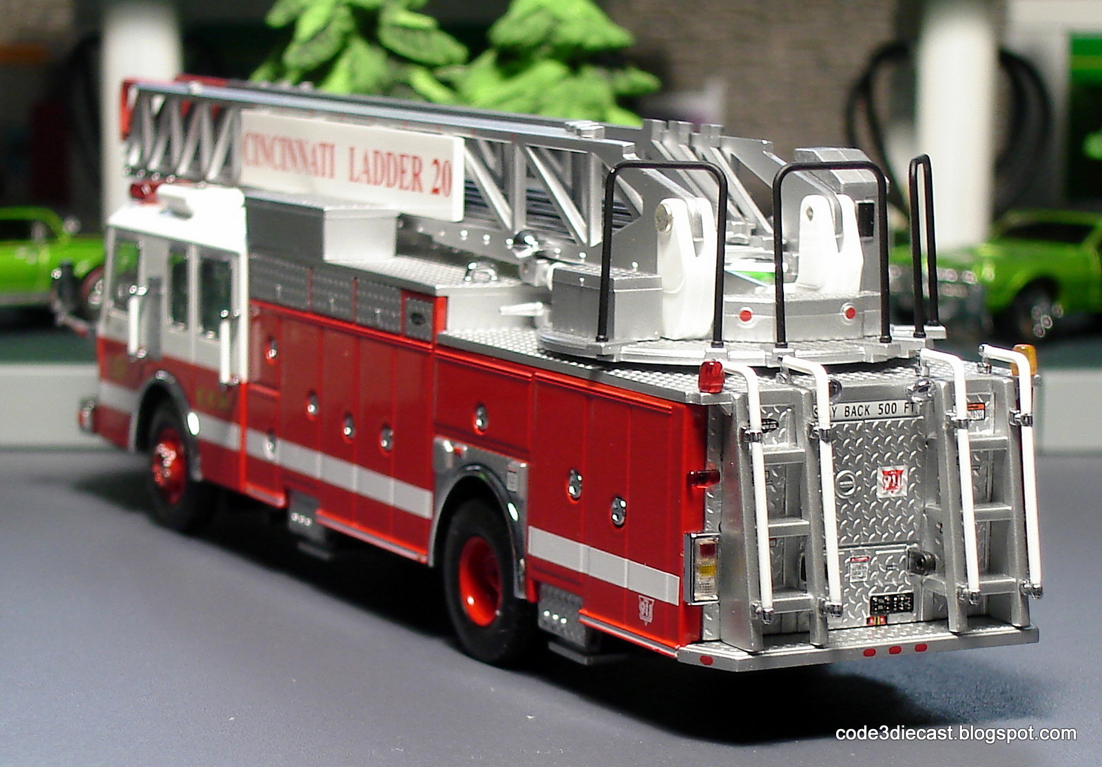 My Code 3 Diecast Fire Truck Collection: E-One Ladder Cincinnati OH 12961