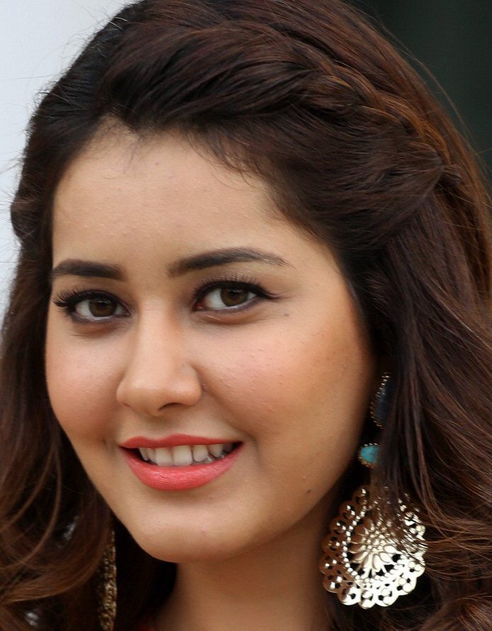 Telugu Actress Rashi Khanna Face Close Up Photos Gallery