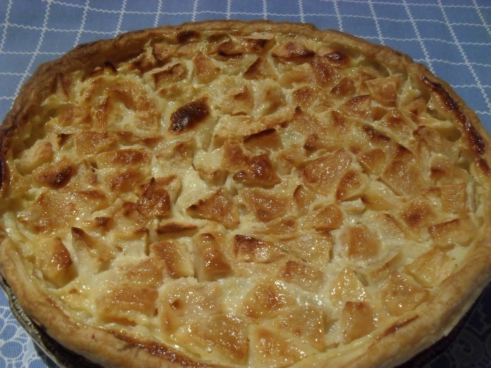 O Cantinho da Tila : Tarte de maçã com leite condensado