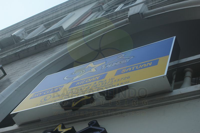 NEON BOX STAINLESS + ACRYLIC + STICKER | 5STAR LAUNDRY