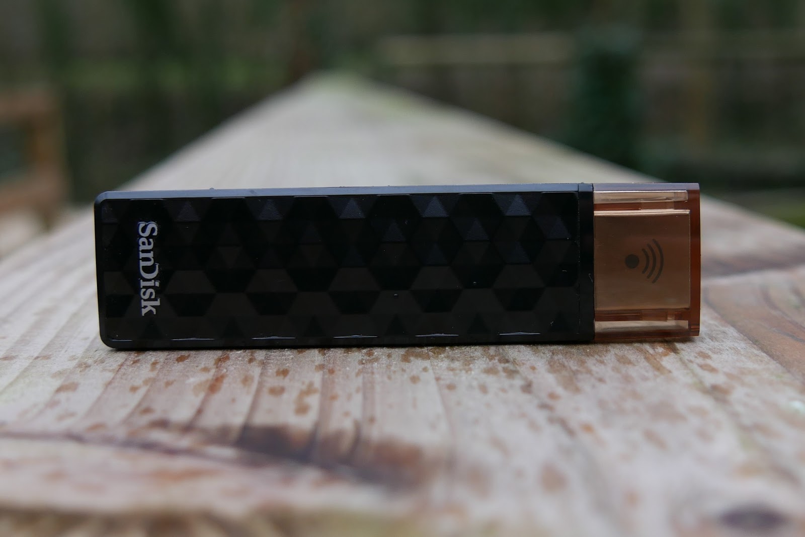 SanDisk Connect Wireless Stick : une clé USB Wifi pour transférer ses ...