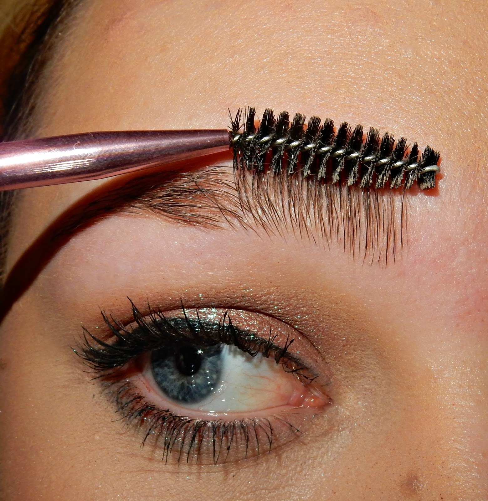 Jadeloves: How I Take Care Of My Eyebrows