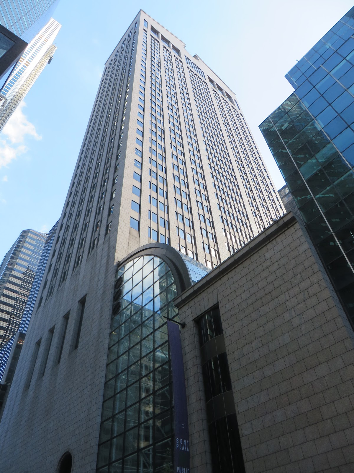 EntreVoir: AT&T Tower - Sony Building