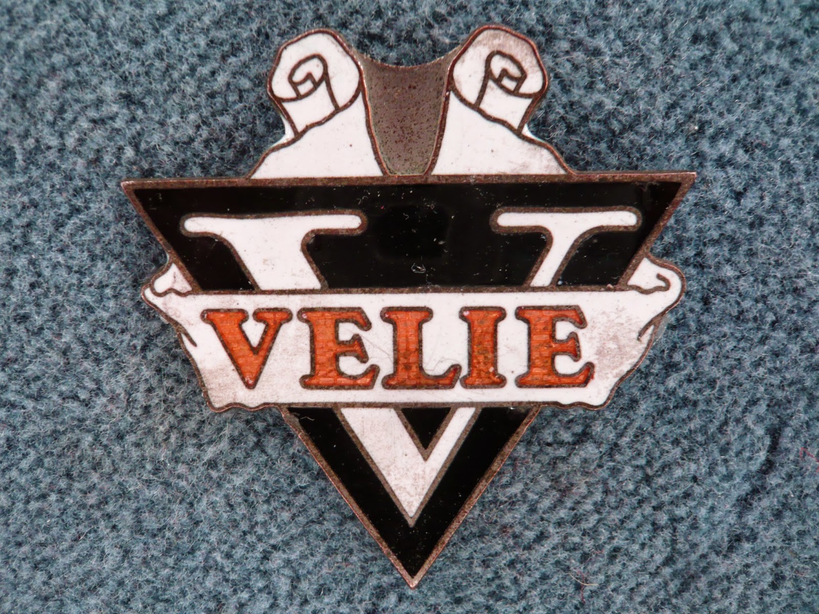 RadiatorEmblems: VELIE / USA