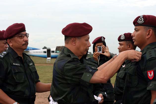 UTK (Red Beret) & VAT-69 (Sand Beret) | Sejarah ILMU DAN PENGETAHUAN