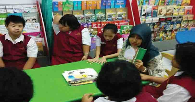 Buku Panduan Gerakan Literasi Sekolah (GLS) di SLB - MATERI KULIAH Buku Panduan Gerakan Literasi Sekolah (GLS) di SLB - MATERI KULIAH