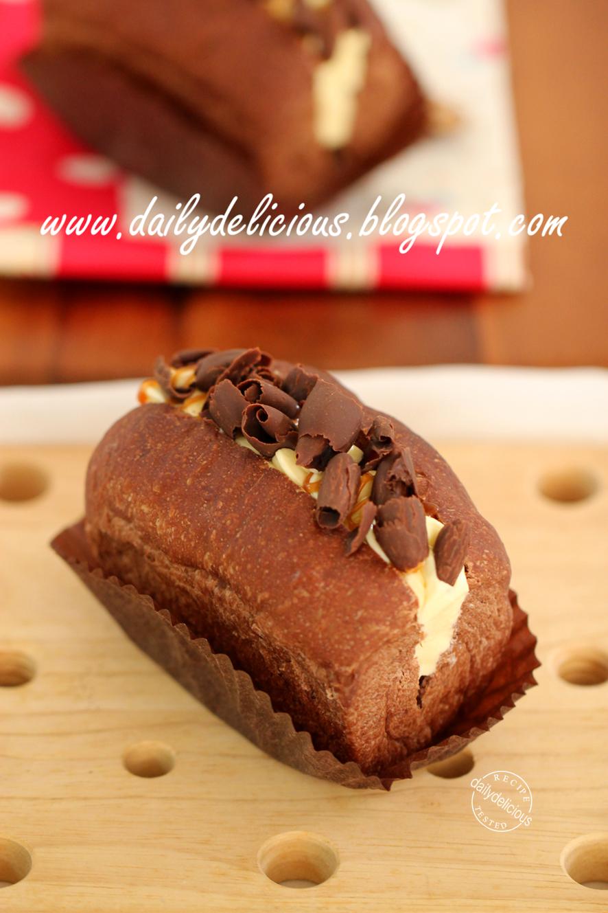 dailydelicious thai: Banana Choco Bread: Lovely dressed up bread!