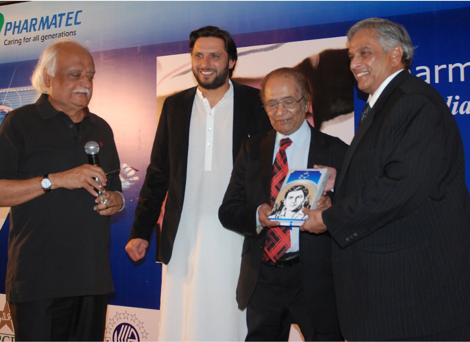 Jumbo Publishing Blog: Galaxy of stars makes launch of Salahuddin Ahmed ...