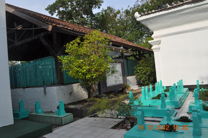 Wisata Ziarah ke Makam Kawah Tengkurep di Palembang ~ WISATA ALAM