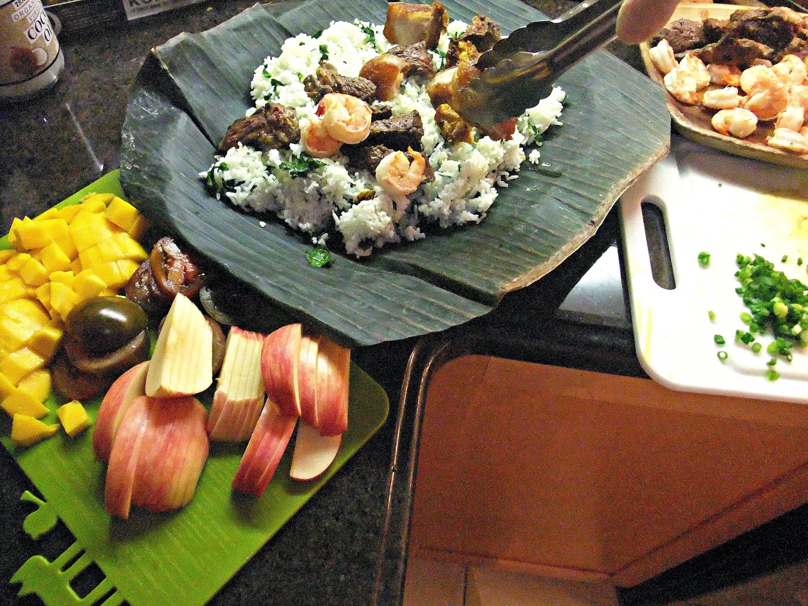 Susan's Savour-It!: Creating the Filipino "Kamayan" Eating with Your ...