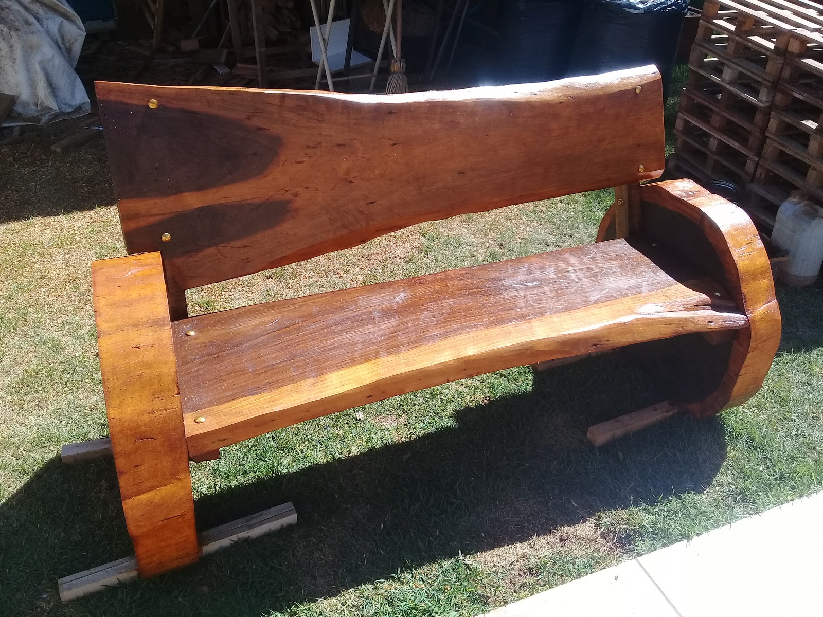 Banco em Madeira Rústico: maio 2019