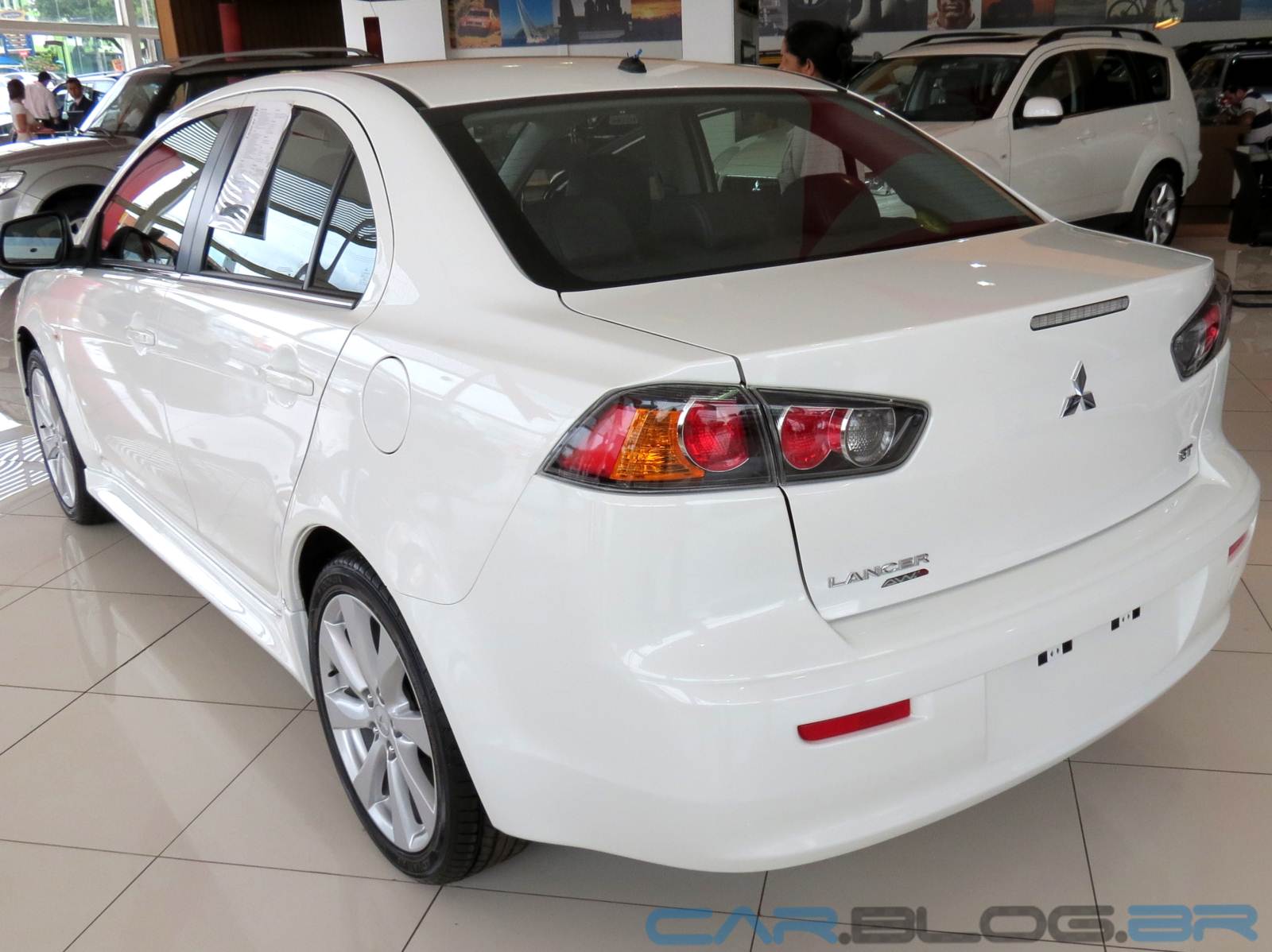 Mitsubishi Lancer nacional chega ao mercado em novembro