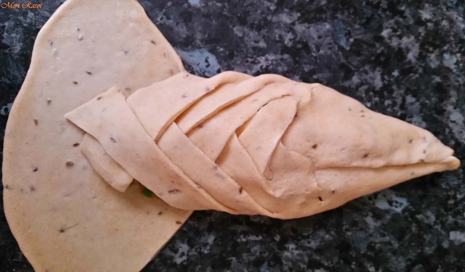 Meri Rasoi - By Saumya Mishra: Baked Fish Shaped Samosa