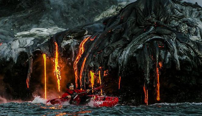 Mendayung di Lautan Lava Gunung Berapi