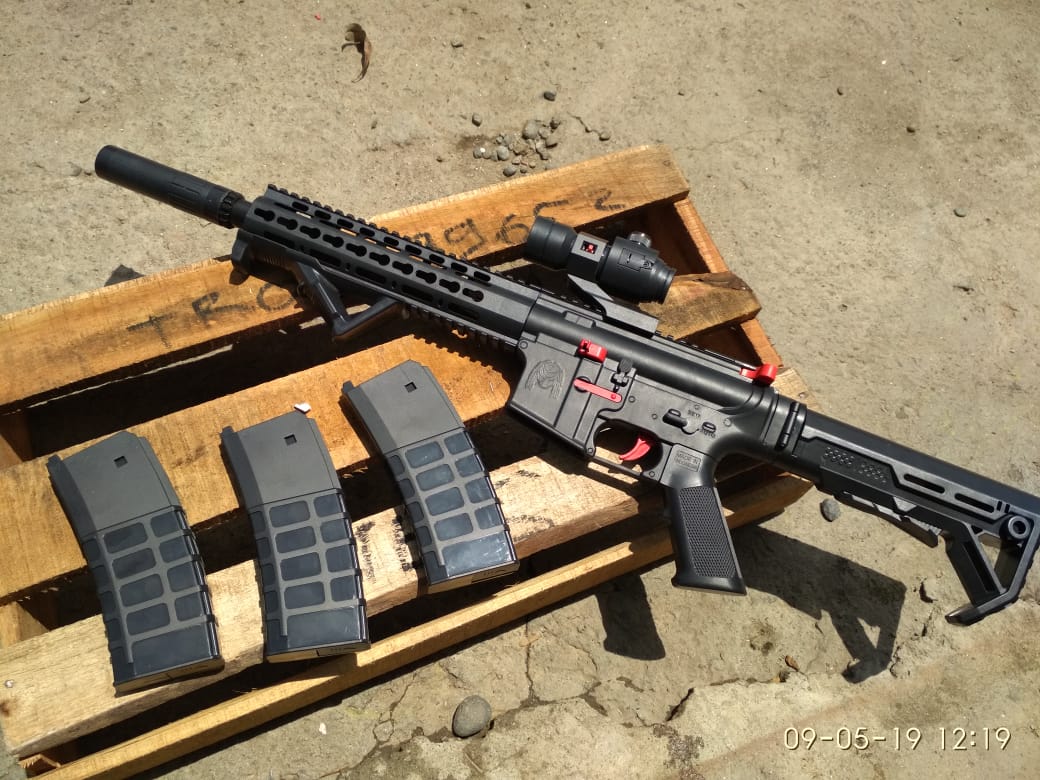 AR15 AIRSOFT GUN PREDATOR FORCE