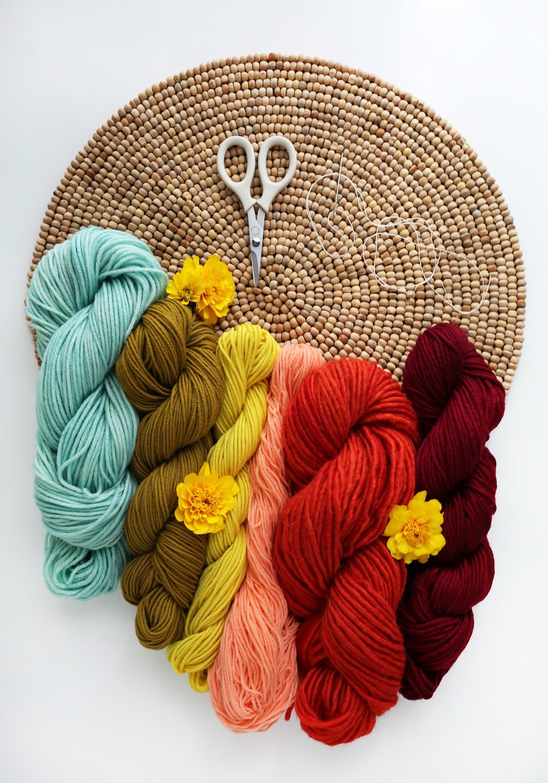 Simple YARN WALL ART DIY