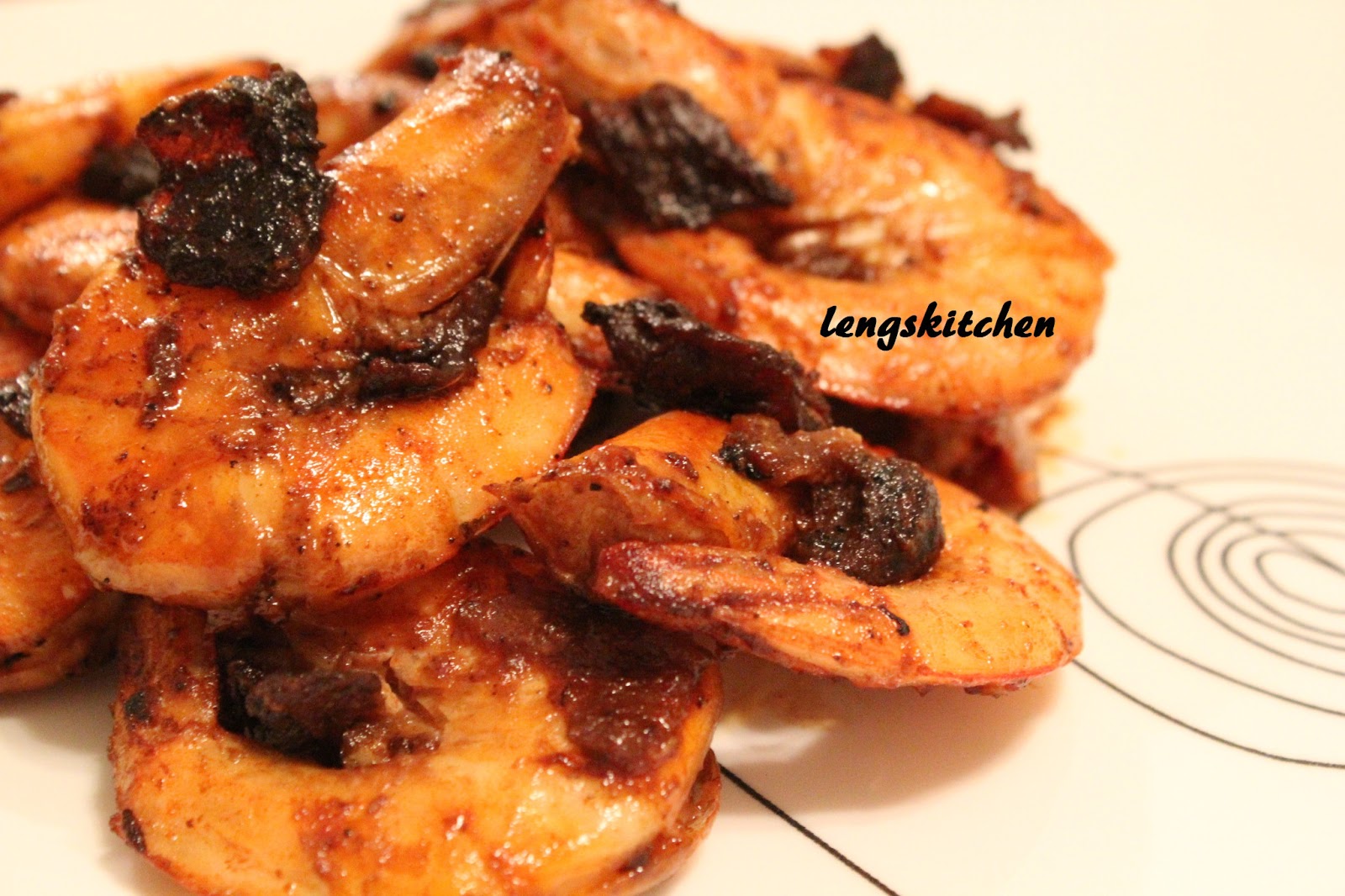 Kitchen Chaos: Asam Prawns (Tamarind Prawns) 亚参虾 - Mom's Recipe #1