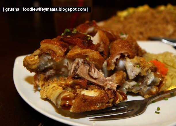 FOODIE WIFEY MAMA :::: Crispy Pata, Kare-Kare, and Bagoong Rice ...