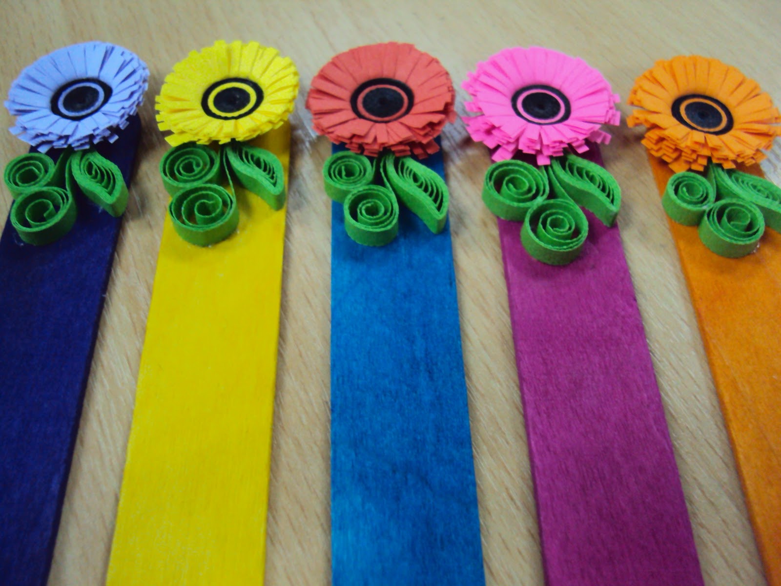 Hsue Craft: ICE CREAM STICKS BOOKMARKS