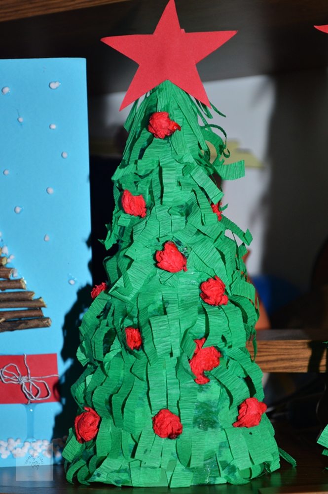 Bradut din hartie creponata - CAIETUL CU IDEI