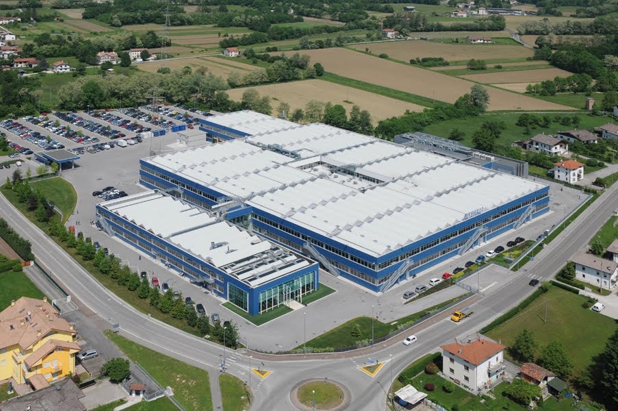 Luxottica Catalunya News: Acuerdo para entrar a fabrica a las 5 AM