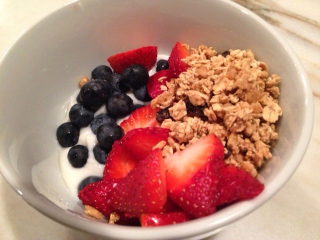 Aldi Life: Aldi Staple: Yogurt, Berries and Granola