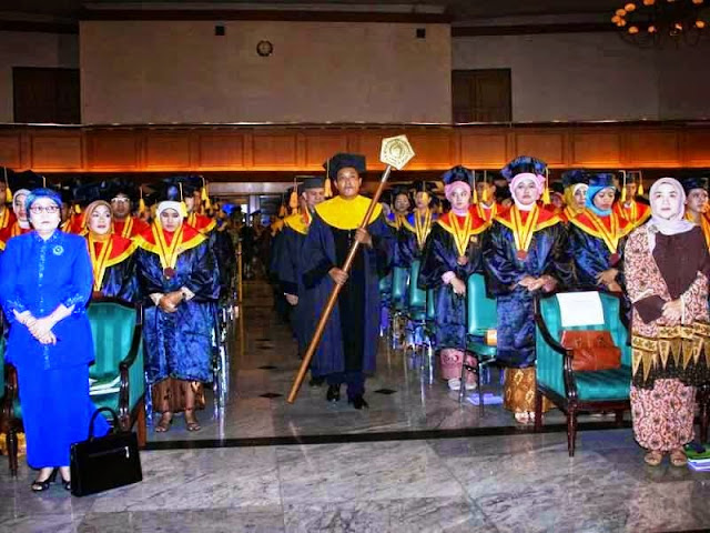 Diposkan oleh Kuliah Karyawan Tangerang di 11.25