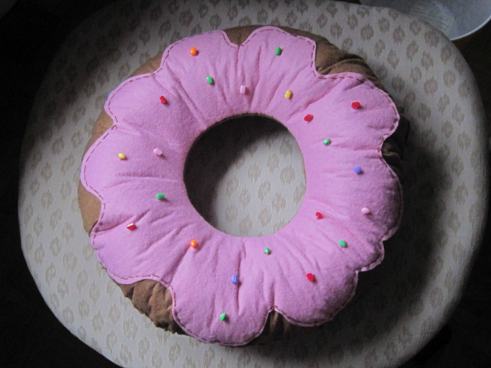 Como hacer un cojin con forma de rosa - Imagui