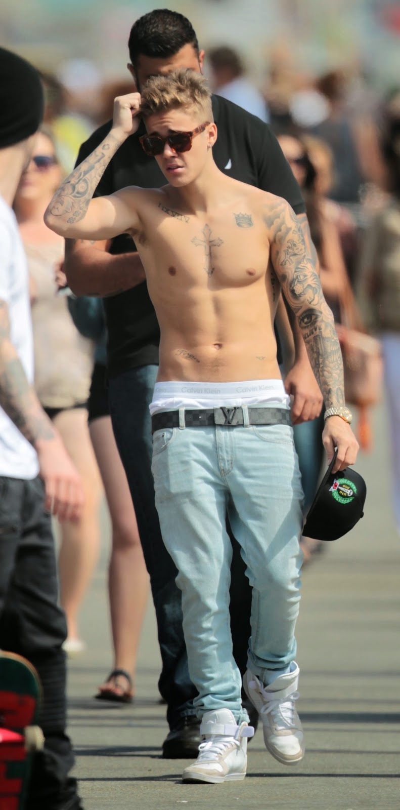 Celeb Saggers: More Justin Bieber Sagging!