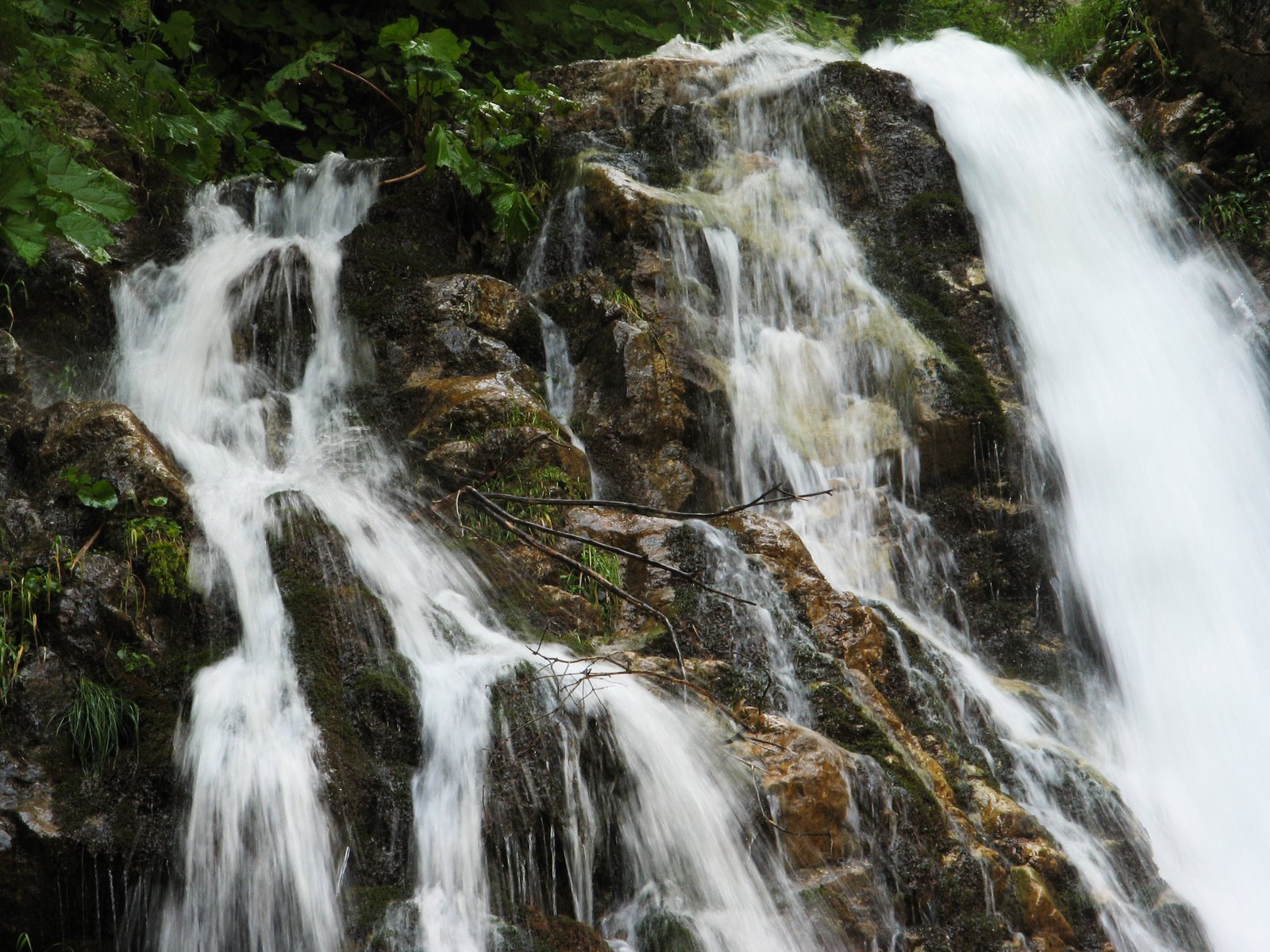 Haihui prin Lume : Cascada Urlatoarea